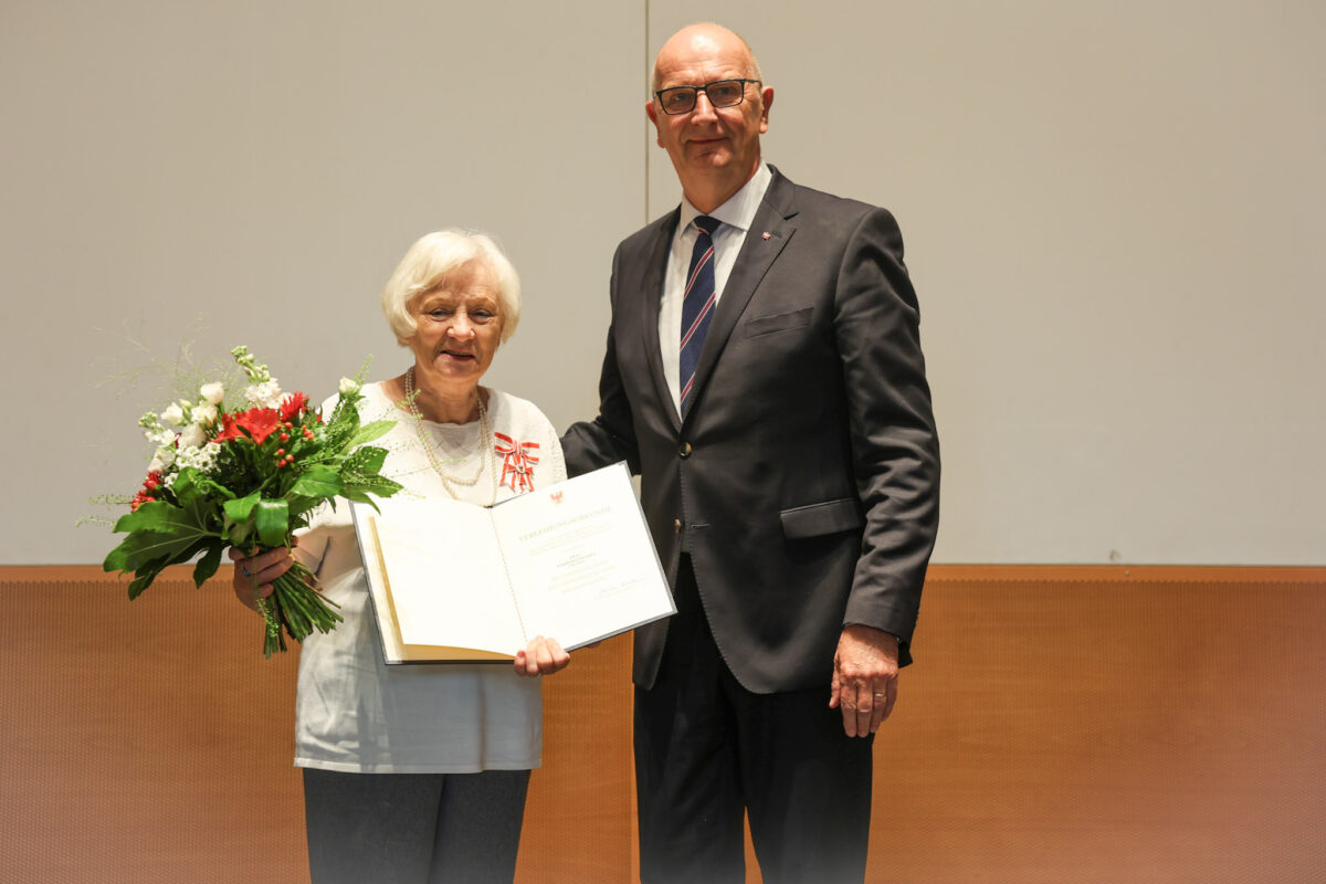 Barbara Franke erhält Verdienstorden des Landes Brandenburg - lausitz.tv